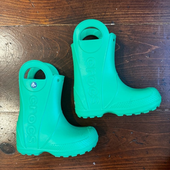 CROCS | Shoes | Crocs Kids Vibrant Green Rain Boots | Poshmark